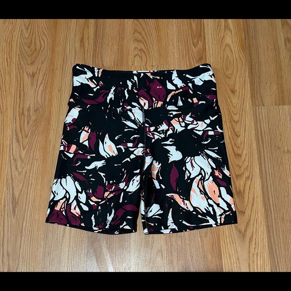 Balance Collection | Shorts | Balance Collection Womans Pull Activewear ...